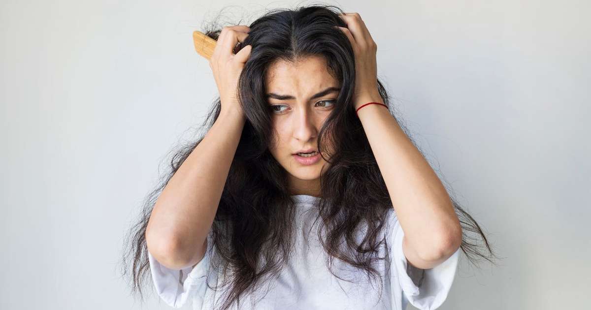 7 atitudes que prejudicam a saúde dos seus cabelos; confira