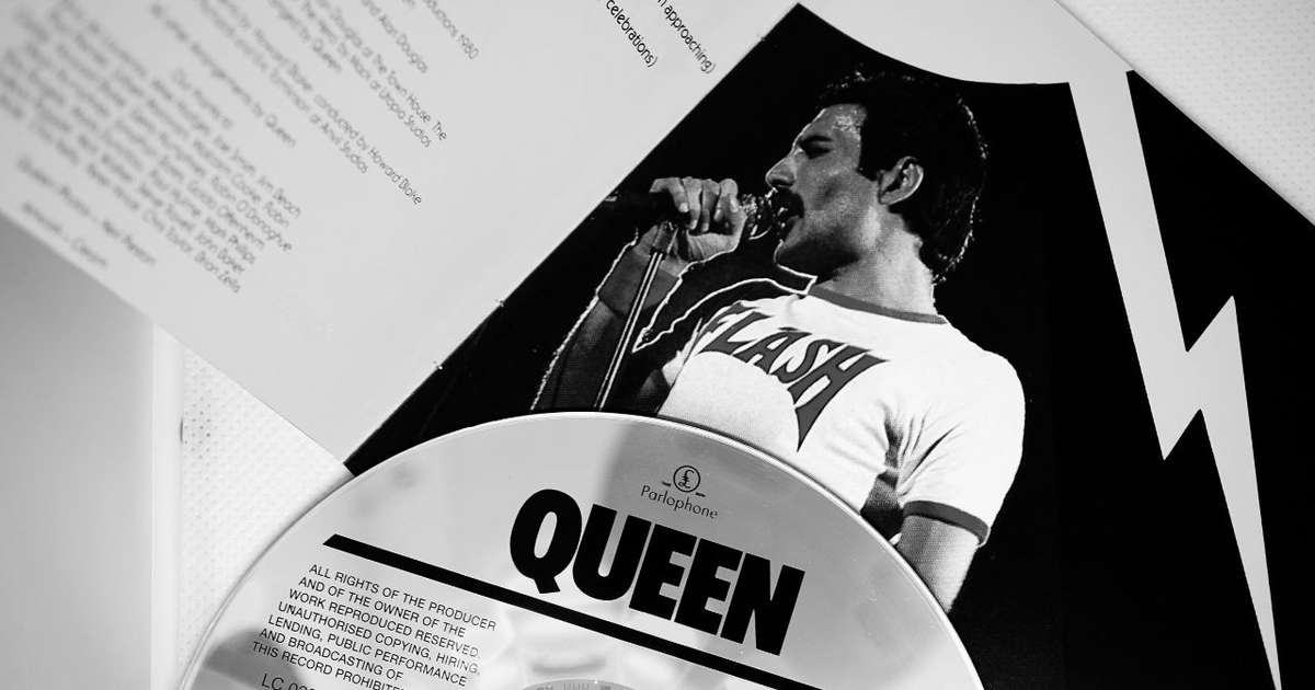 77 anos de Freddie Mercury: 10 fatos que você não sabia sobre o cantor 77 anos de Freddie Mercury: 10 fatos que você não sabia sobre o cantor