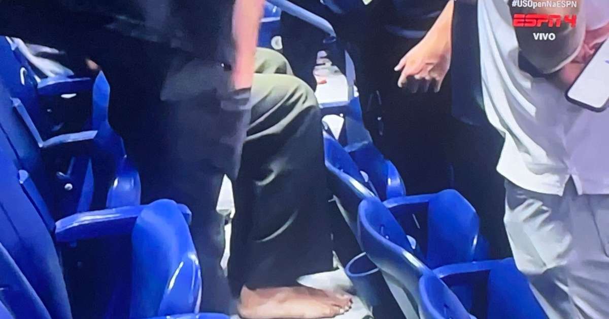 US Open: ativista protesta contra destruição do meio ambiente e cola os ...