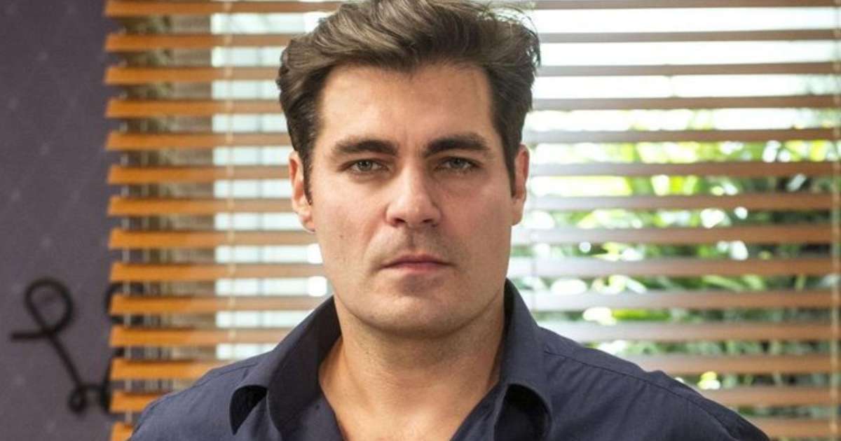 Thiago Lacerda surge em fotos raríssimas com esposa e filhos durante ...