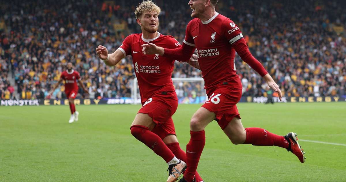 Liverpool vira contra o Wolverhampton e assume liderança da Premier League