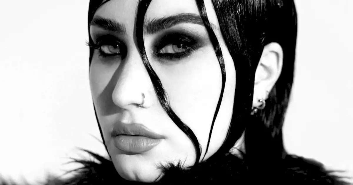 Demi Lovato lança 'Revamped' com versões de seus hits em rock