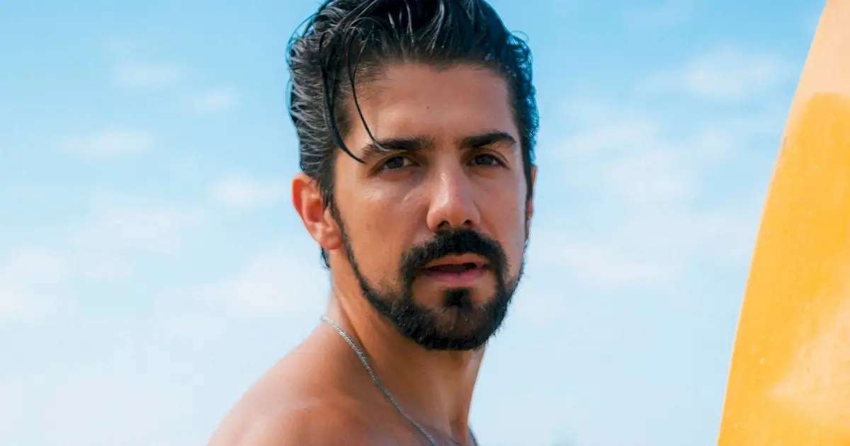 Em clima de romance, Gabriel Gonti lança a faixa 'Tô pela cidade'