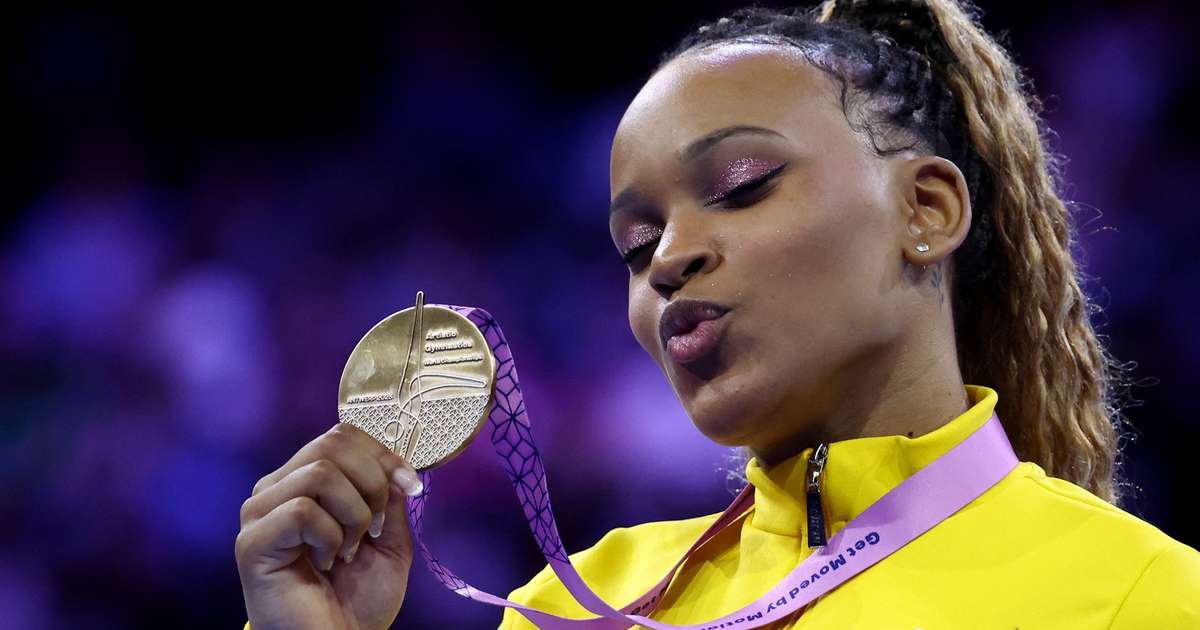 Rebeca Andrade bate Simone Biles e conquista bicampeonato do salto no ...