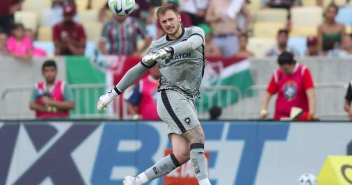 Lucas Perri exalta ânimo renovado após vitória do Botafogo no clássico