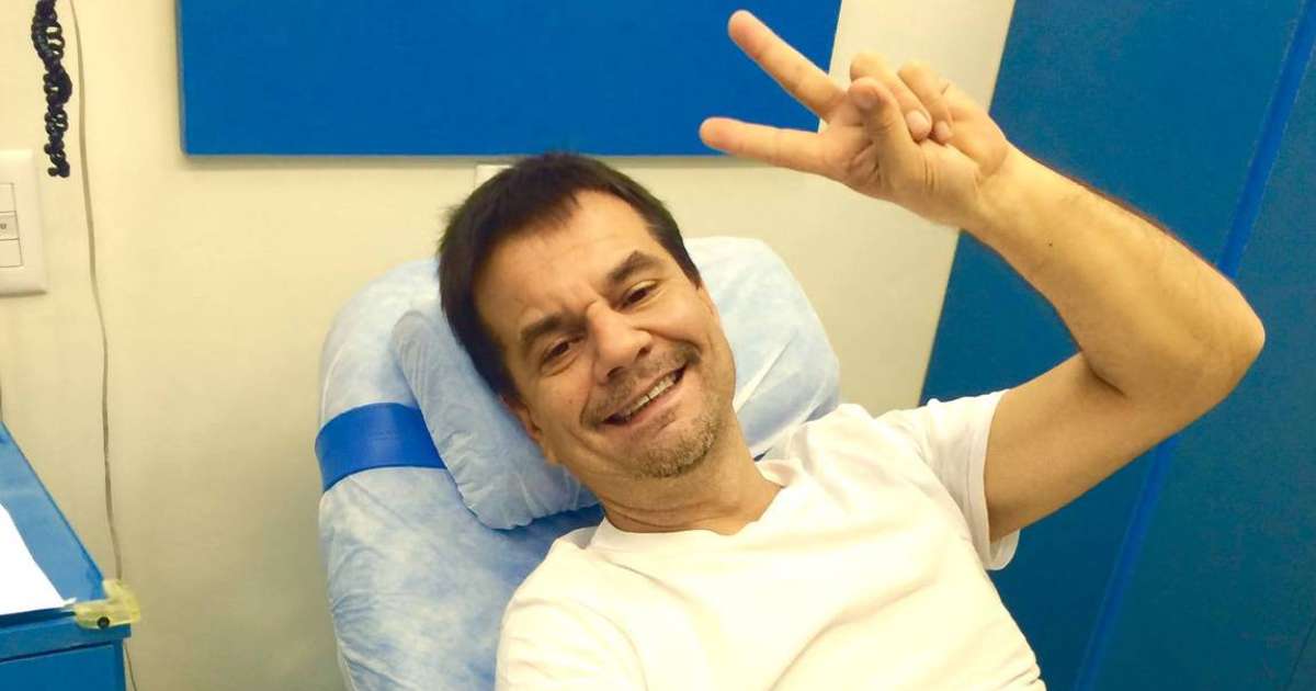 Morre Alex Moreira, fundador do Bossacucanova, aos 58 anos