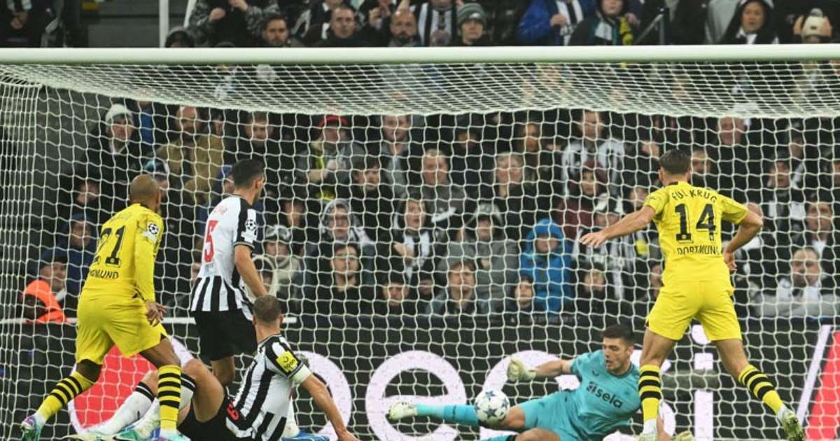Em jogo emocionante, Dortmund vence Newcastle na Inglaterra