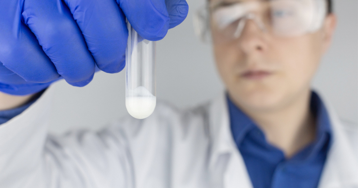 Mulher processa médico que usou o próprio esperma para inseminá-la