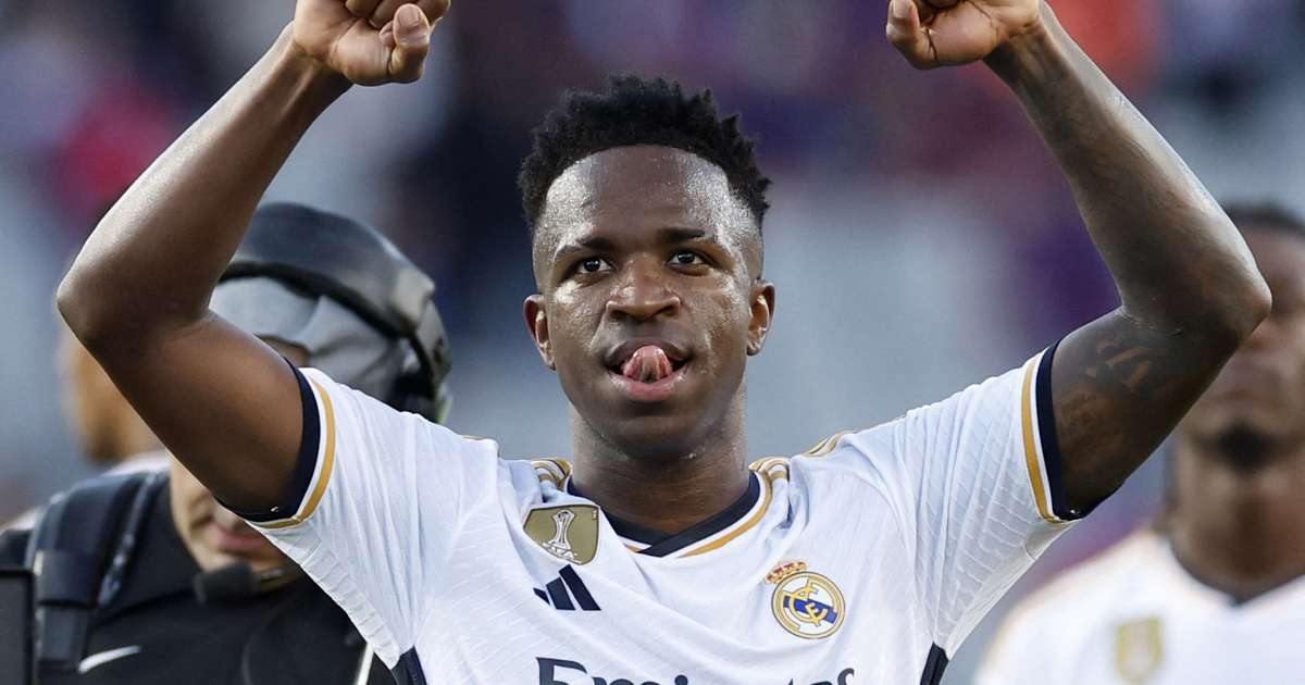 Vini Jr provoca torcida do Barcelona e saí de campo vaiado; veja o vídeo