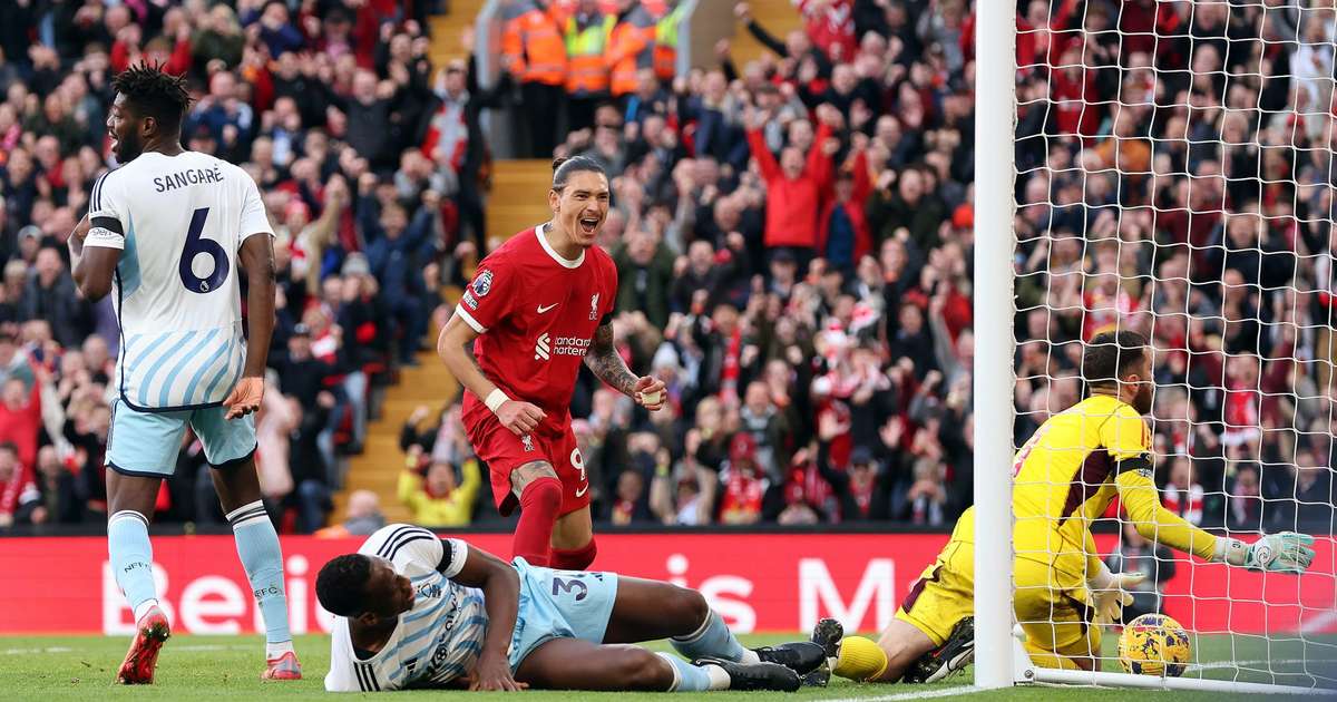 Liverpool vence o Nottingham Forest e está no top 3 da Premier League
