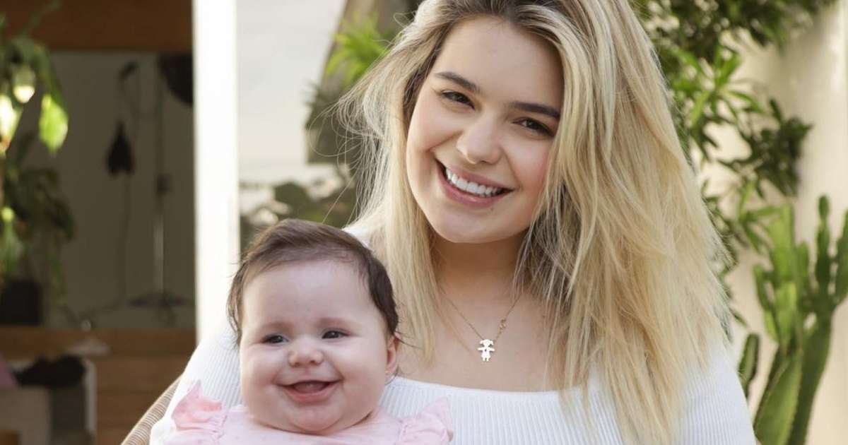 Viih Tube encanta ao combinar looks com a filha em passeio por Los Angeles