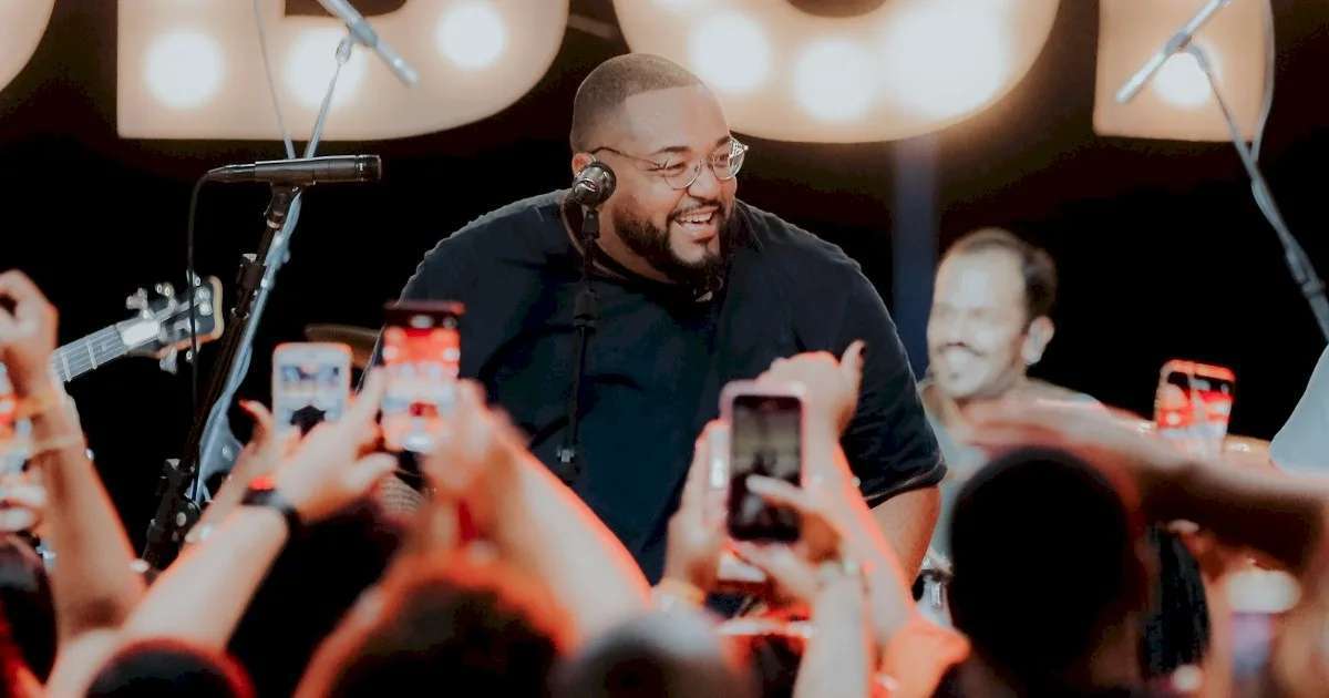 Tiee lança o inédito single 'Cachorrinho', gravado no evento 'Subúrbio'