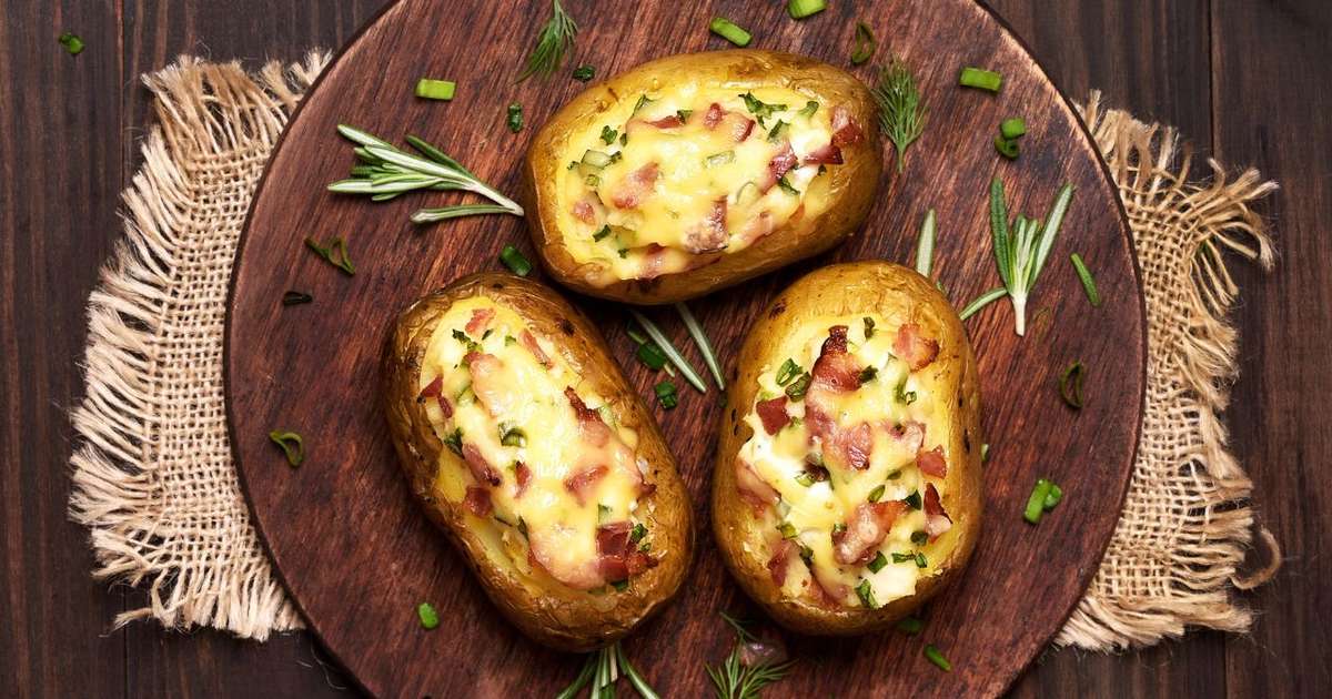 Batata recheada com carne louca: uma receita rápida de fazer