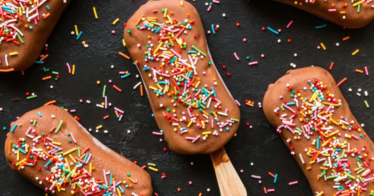 Picolé de chocolate: receita para se lambuzar na sobremesa