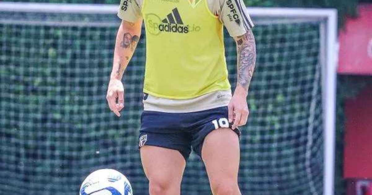 James volta aos treinos e deve reforçar o São Paulo no clássico