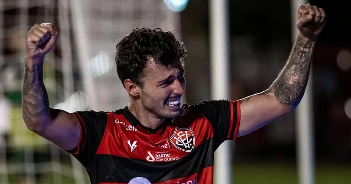 Zeca celebra acesso do Vitória e dedica feito à memoria de sua mãe