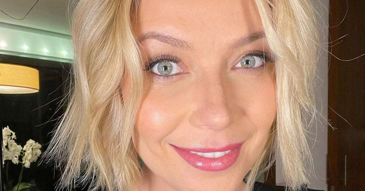 Luiza Possi posa com filho mais velho e semelhança chama atenção