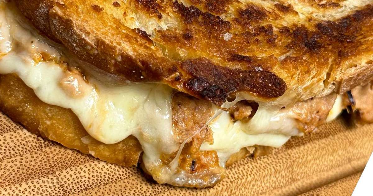 Sanduíche de atum para não perder tempo nem passar calor na cozinha