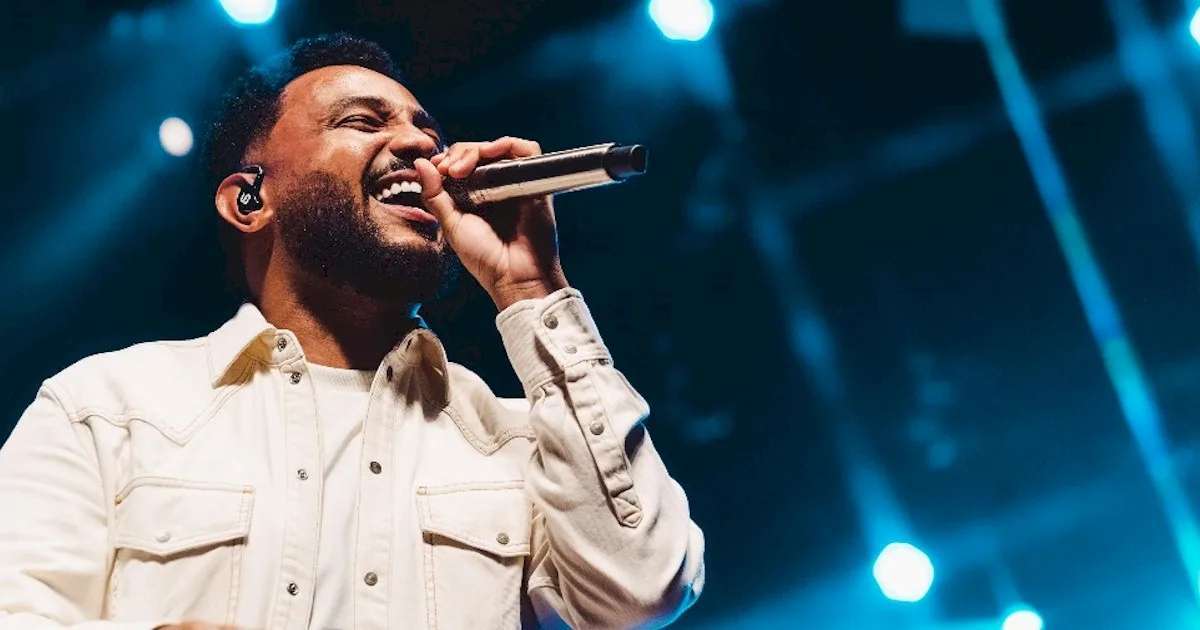 Eli Soares, destaque da música cristã, conquista o Grammy Latino pelo ...
