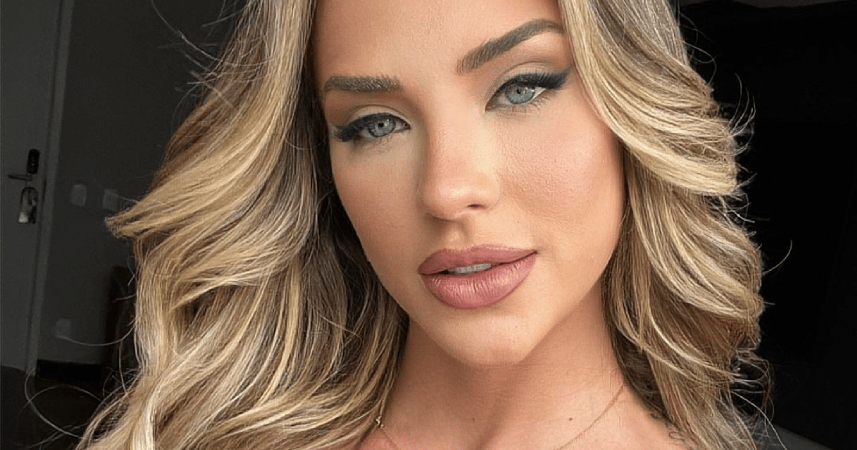 Gabi Martins beija astro de "As Branquelas" na Farofa da Gkay
