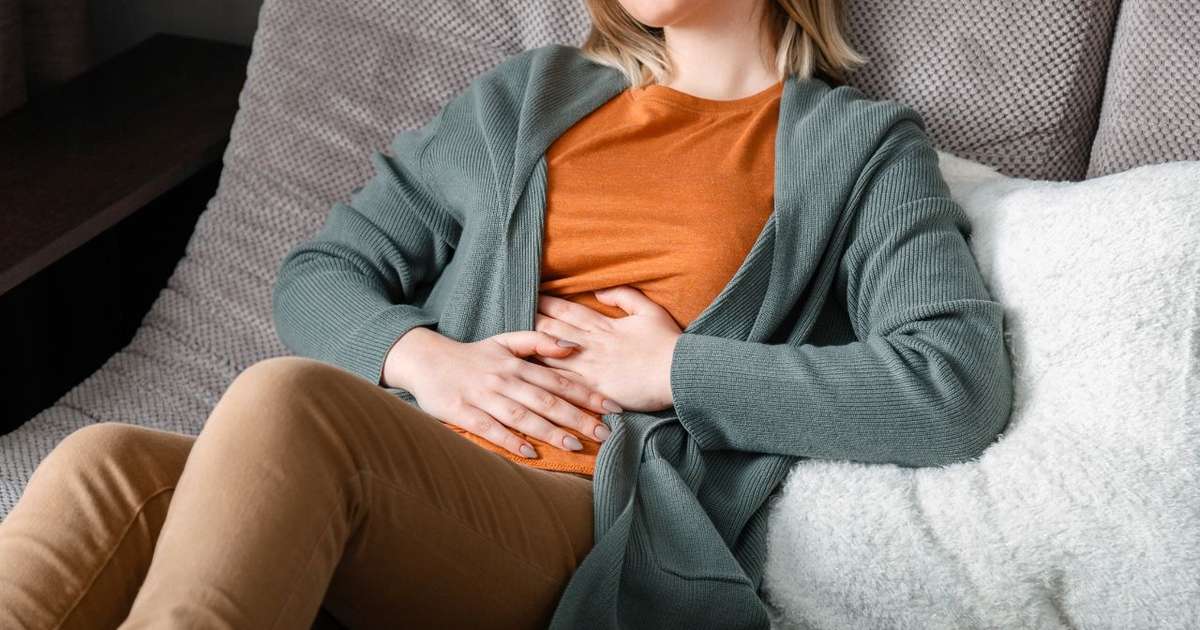 Dor abdominal? Entenda as possíveis causas para esse problema