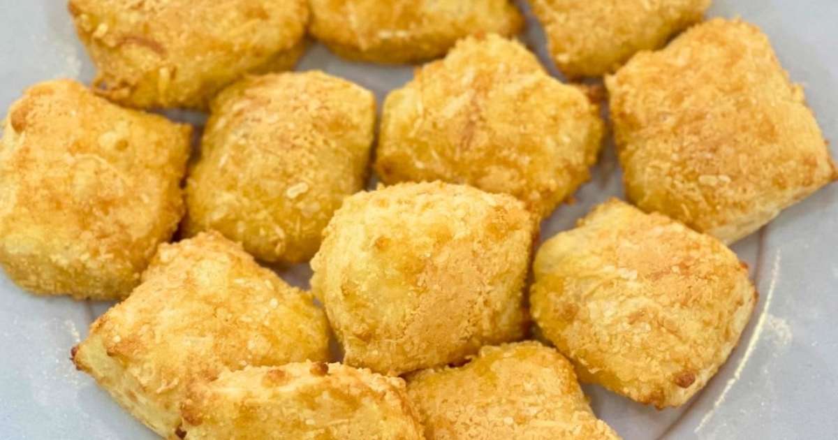 Mandioca cozida assada, só 3 ingredientes, macia e crocante