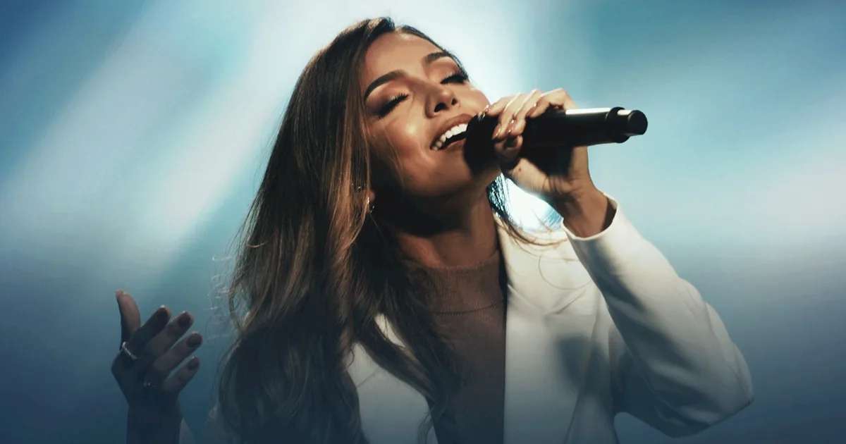 Após collab com Aline Barros, Mari Borges apresenta faixa inédita