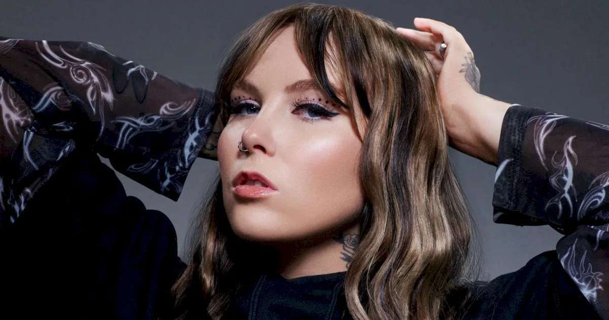 Kenya Grace lança o inédito single 'Paris'