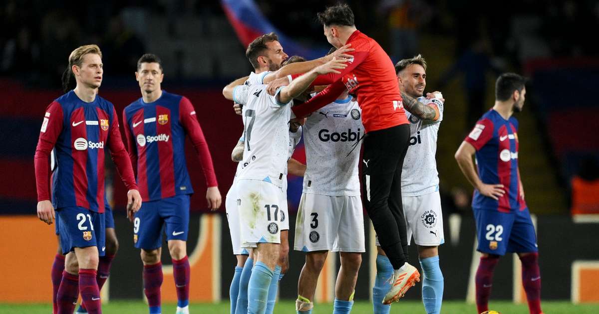 Girona faz grande jogo, vence Barcelona e assume liderança, enquanto ...