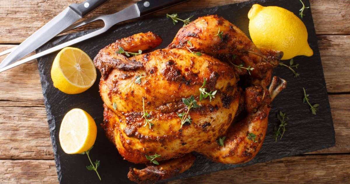 Frango assado natalino: a receita tradicional das ceias