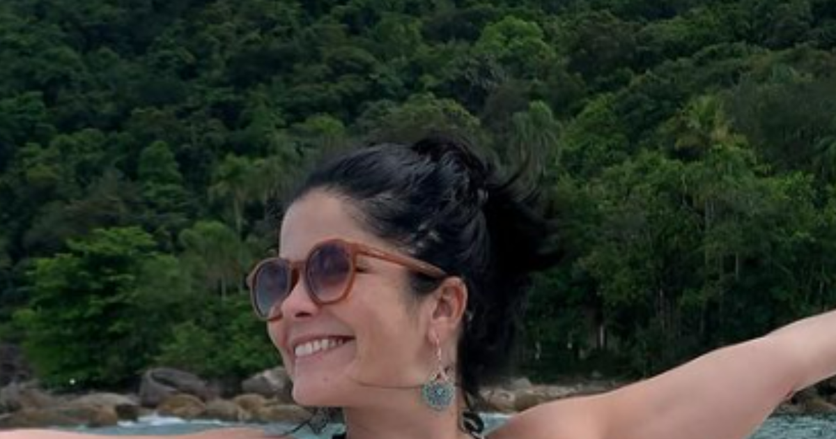 Samara Felippo curte praia e desabafa sobre maternidade: "Deixei de me ...
