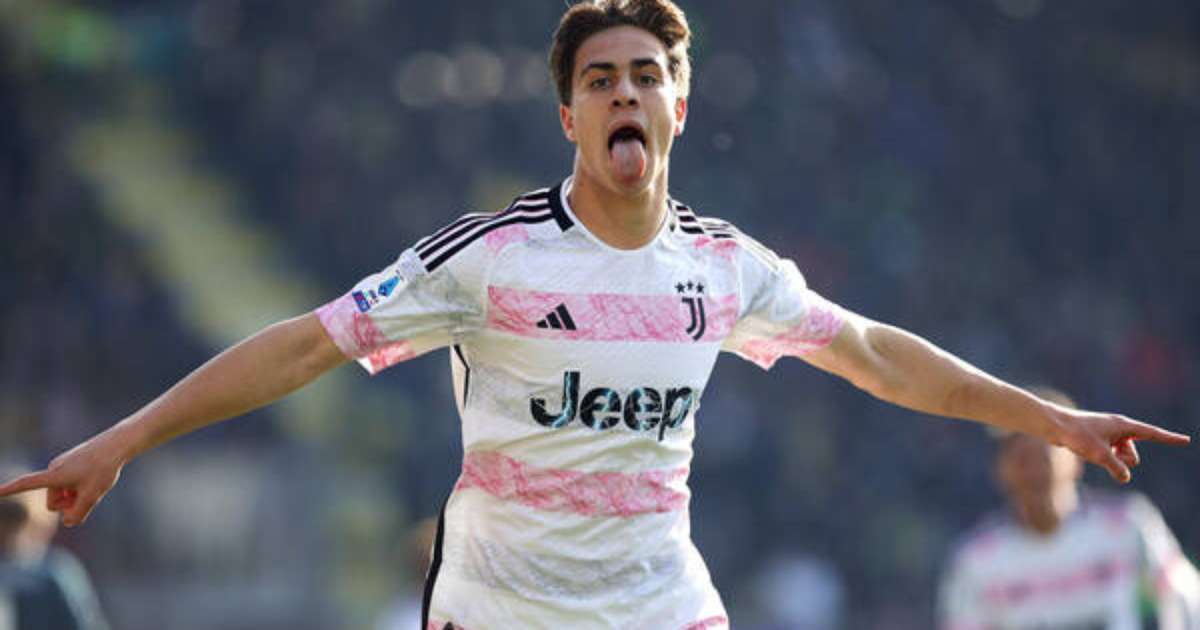 Juventus bate Frosinone e mantém caça à Inter