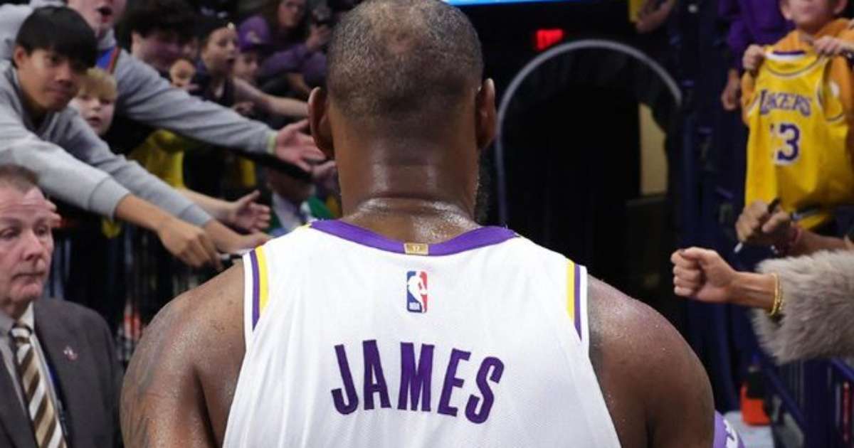 Lebron James faz 40 pontos na vitória dos Lakers e Splash Brothers ...