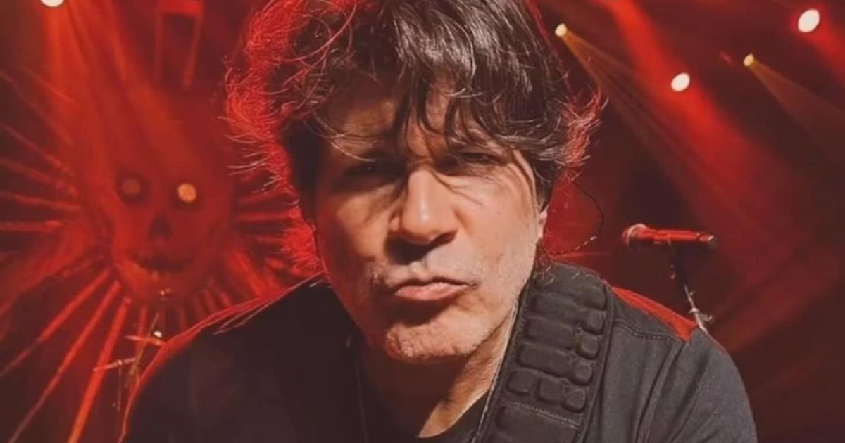 Paulo Ricardo apresenta show acústico em São Paulo