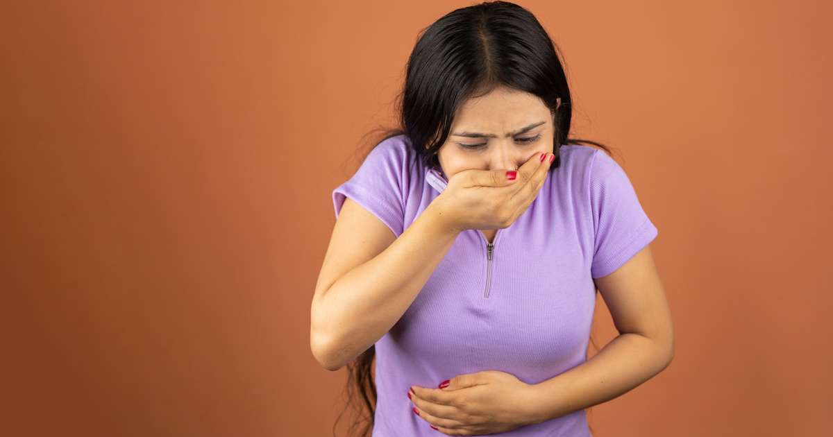 É normal ter vontade de vomitar depois de comer?