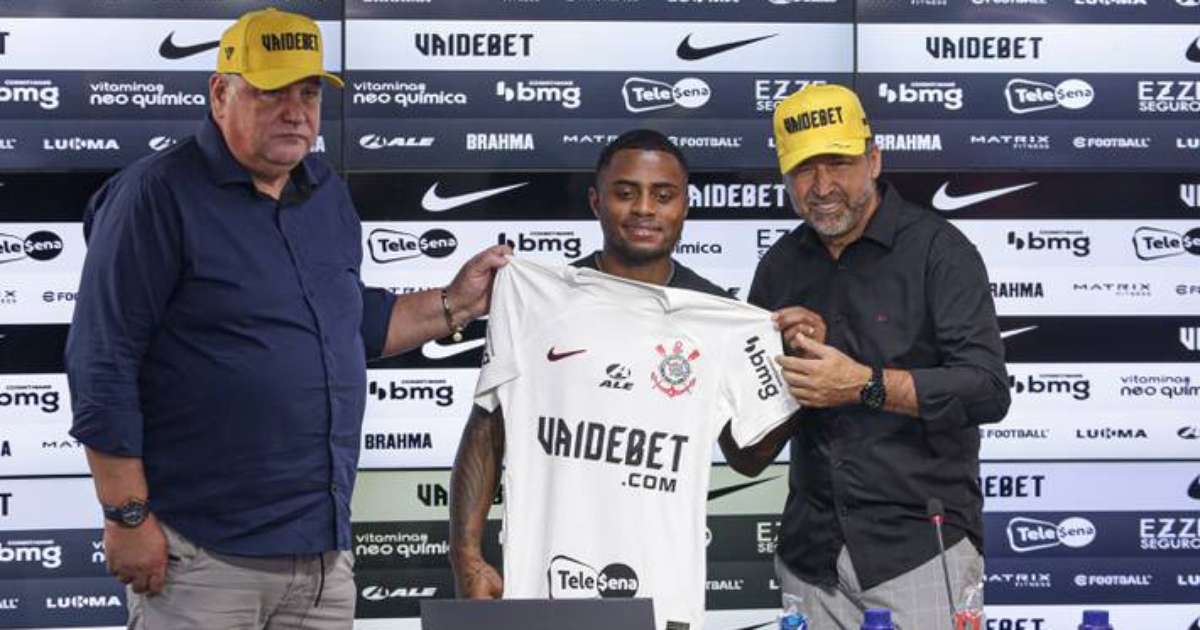 Corinthians exibe nome de antigo patrocinador em uniformes de treino ...