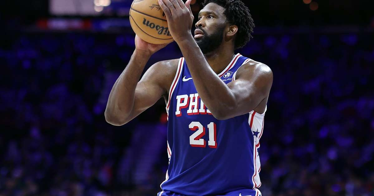 Astro da NBA, Joel Embiid é tietado por jogadores do Flamengo