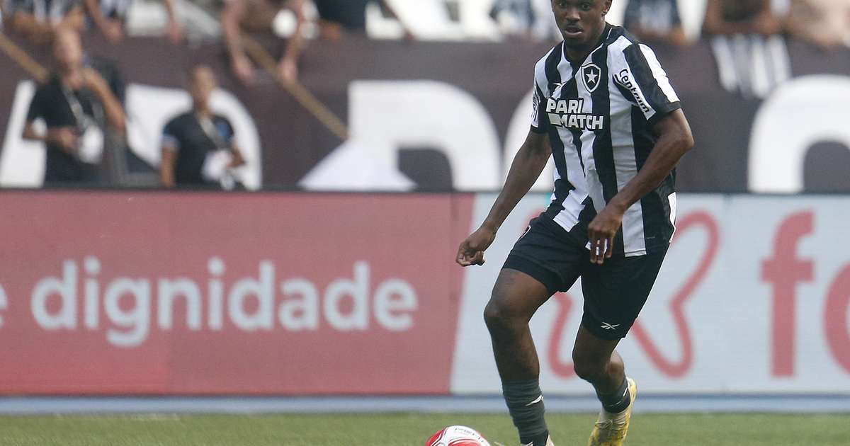 Jeffinho iguala marca de sua primeira passagem pelo Botafogo