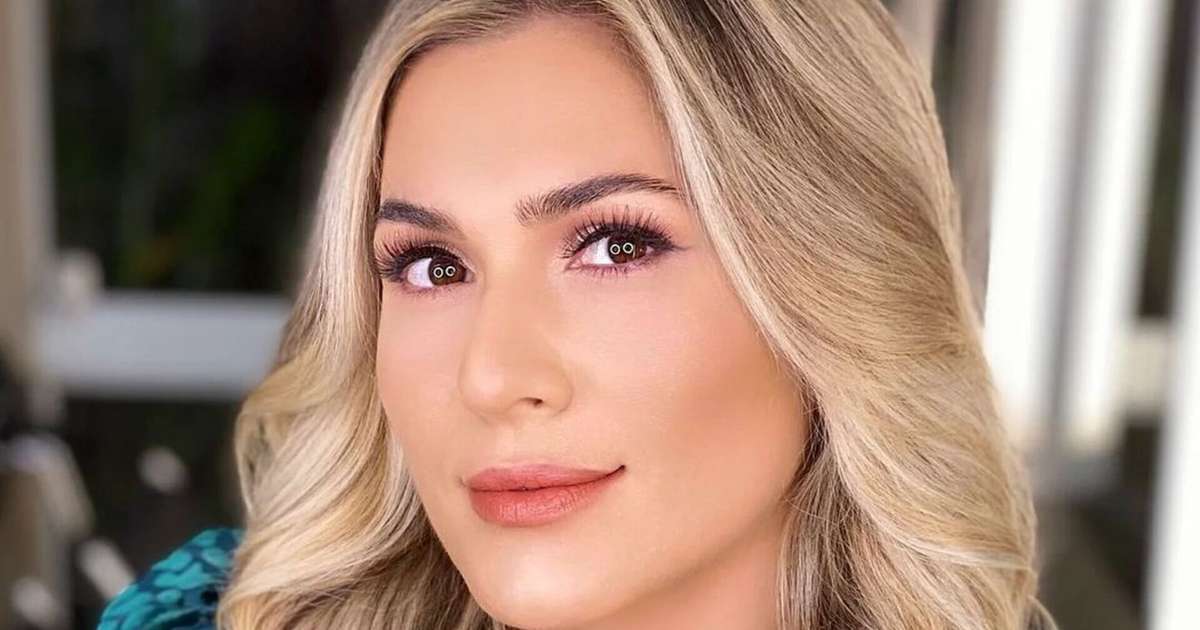 Lívia Andrade esbanja beleza ao mostrar corpão sarado em praia do México