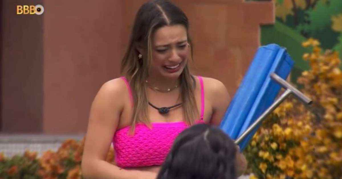 Bbb 24 Beatriz Chora Ao Receber Presente Da Família Significa Tudo Para Mim