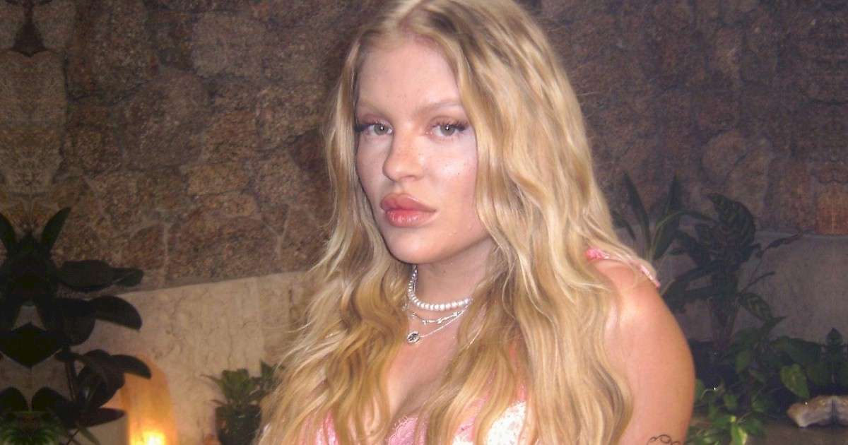 Luisa Sonza lança 'Recadin no Espelho' em parceria com Kevin O Chris