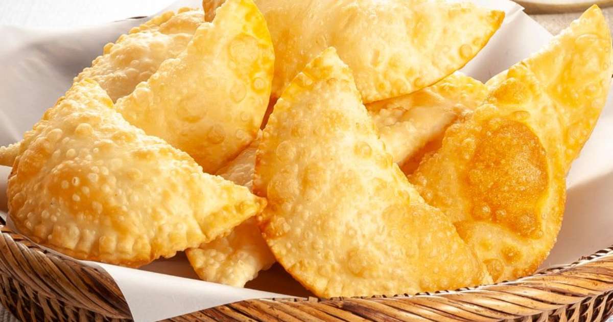 Massa de pastel super crocante e caseira, veja como fazer