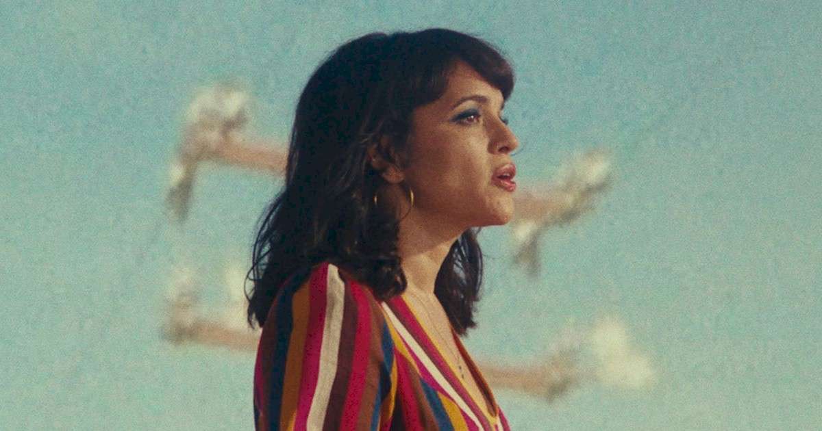 Norah Jones anuncia 'Visions' em vinil azul translúcido