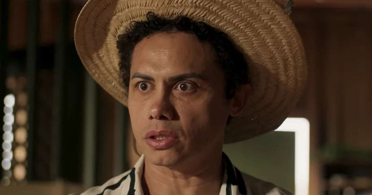 Ator da Globo, Silvero Pereira, é visto aos beijos com outro homem ...