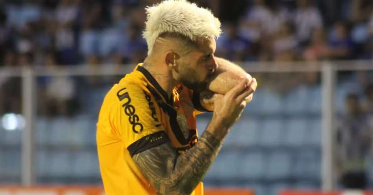 Felipe Vizeu joga e marca gol após morte do pai: 'Vou continuar dando ...