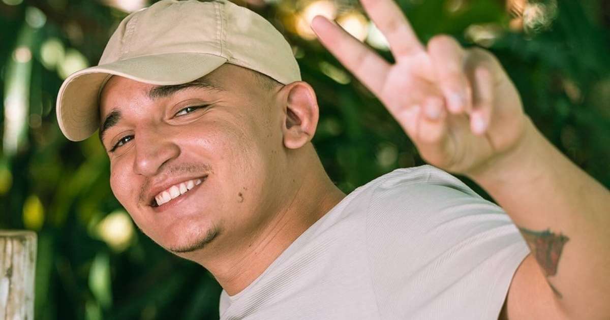 João Gomes derrete a web ao surgir em fotos inéditas com o filho