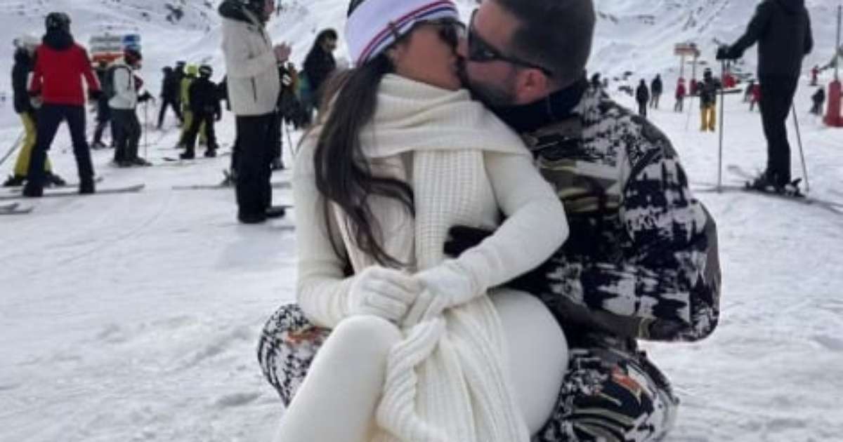 Maraisa posa apaixonada com Fernando Mocó em neve dos Alpes Franceses