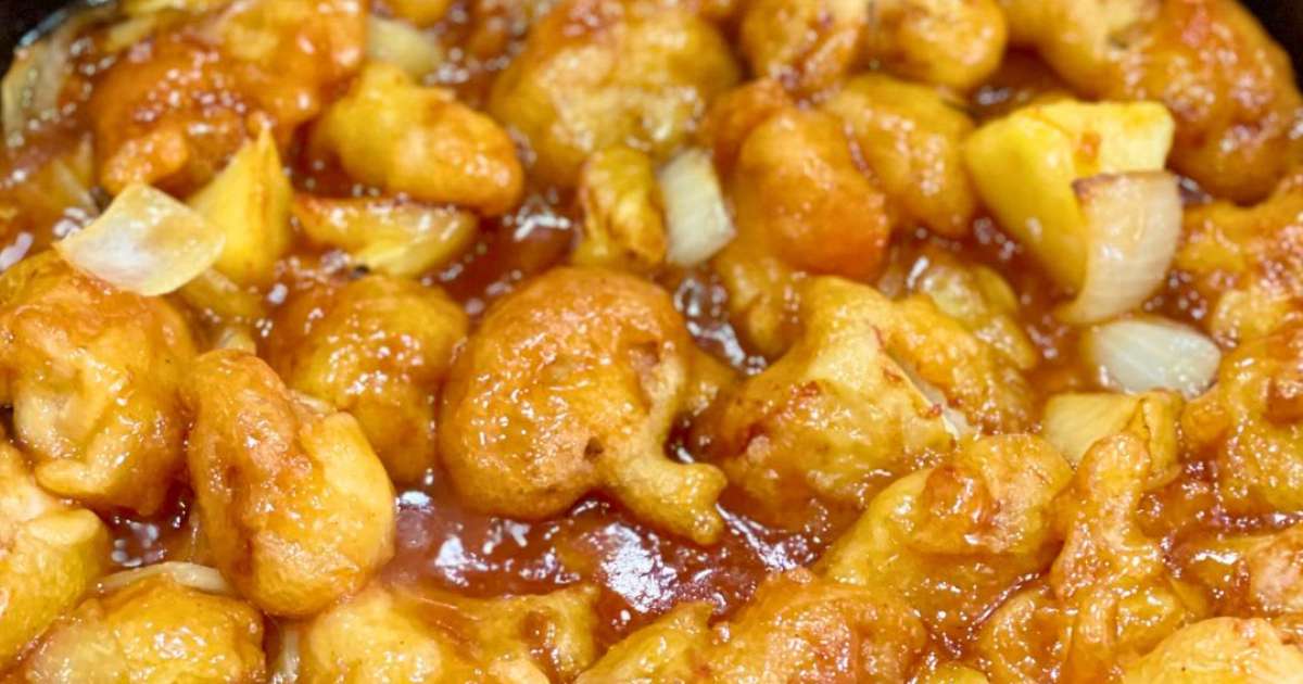 Frango agridoce chinês, com legumes e abacaxi, saboroso