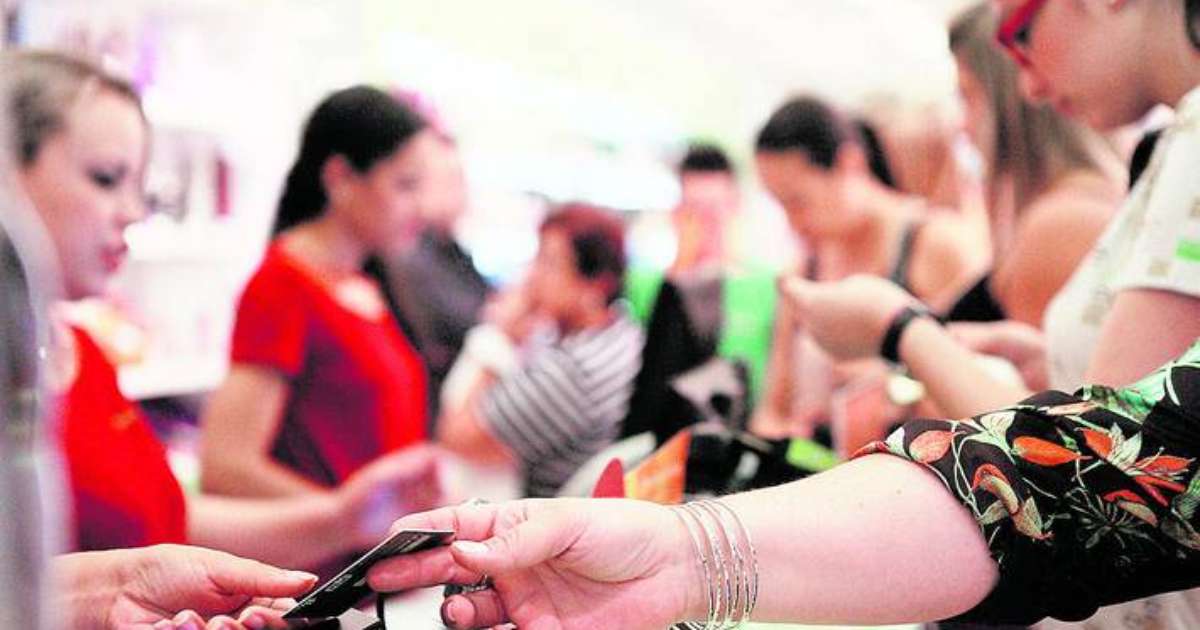 Projeto quer autorizar compra de produto sem preço à mostra pelo valor ...