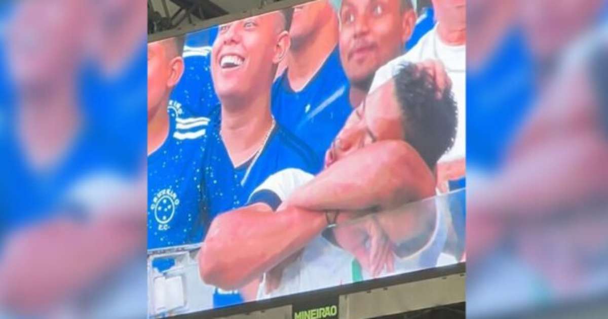 Torcedor do Cruzeiro é mostrado dormindo no telão do Mineirão e viraliza